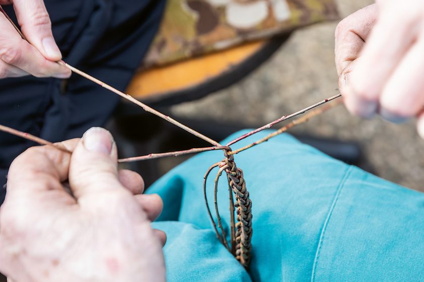 Ako si upliesť tradičný veľkonočný korbáč z ôsmich prútov | Urob si sám