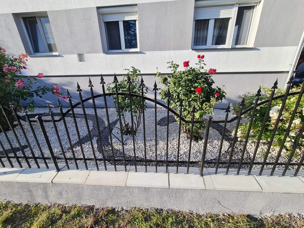 Majster roka 2023: Premena predzáhradky a plotu pred bytovým domom ...